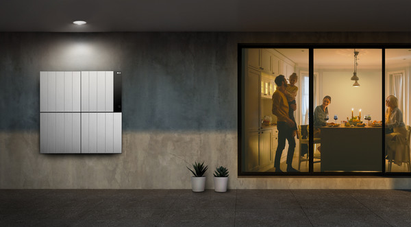 LG엔솔 벽걸이형 ESS, 세련된 디자인에 감탄